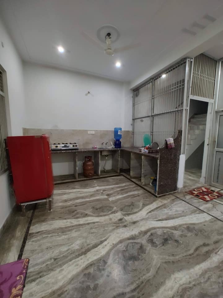 Vyas Homestay| 2-10 Guests - Mathura