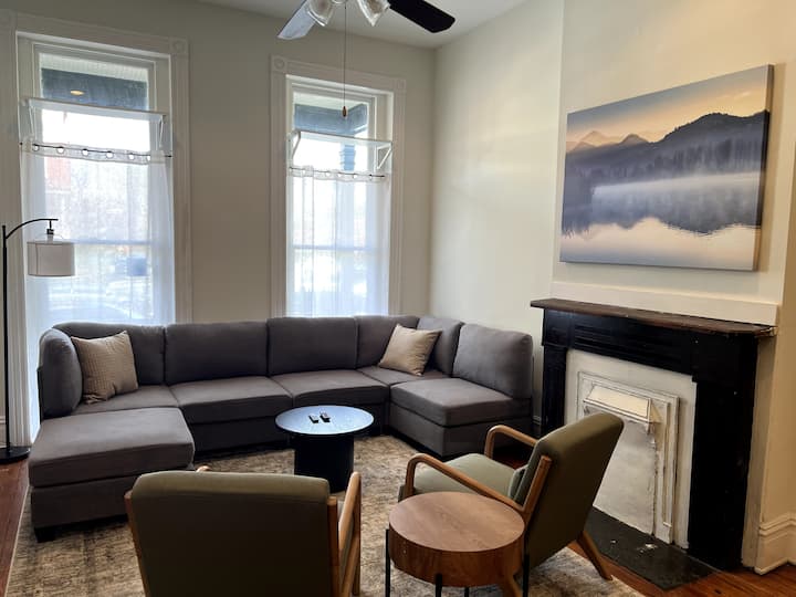 Downtown Rva Apt | Off-street Parking | Fast Wifi - Richmond, VA