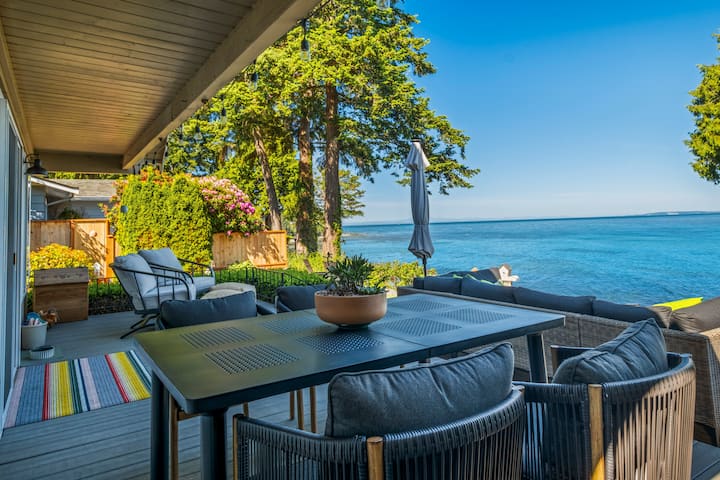 Modern, Pet Friendly, Waterfront Getaway - Birch Bay, WA