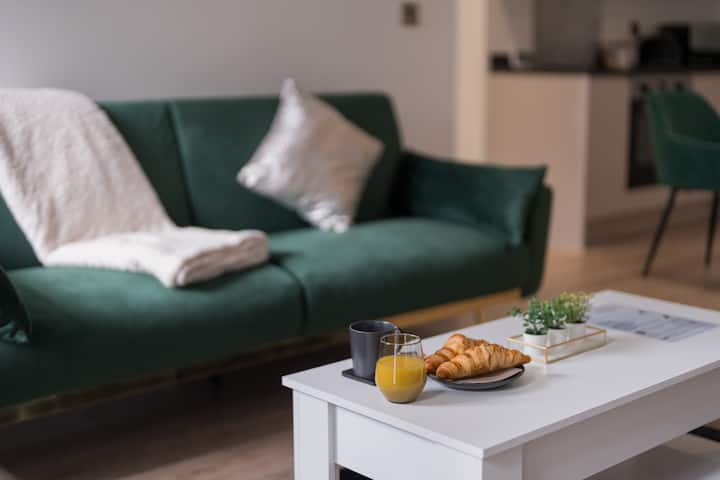 30% Off Long Term Stays Gated Parking - Solihull