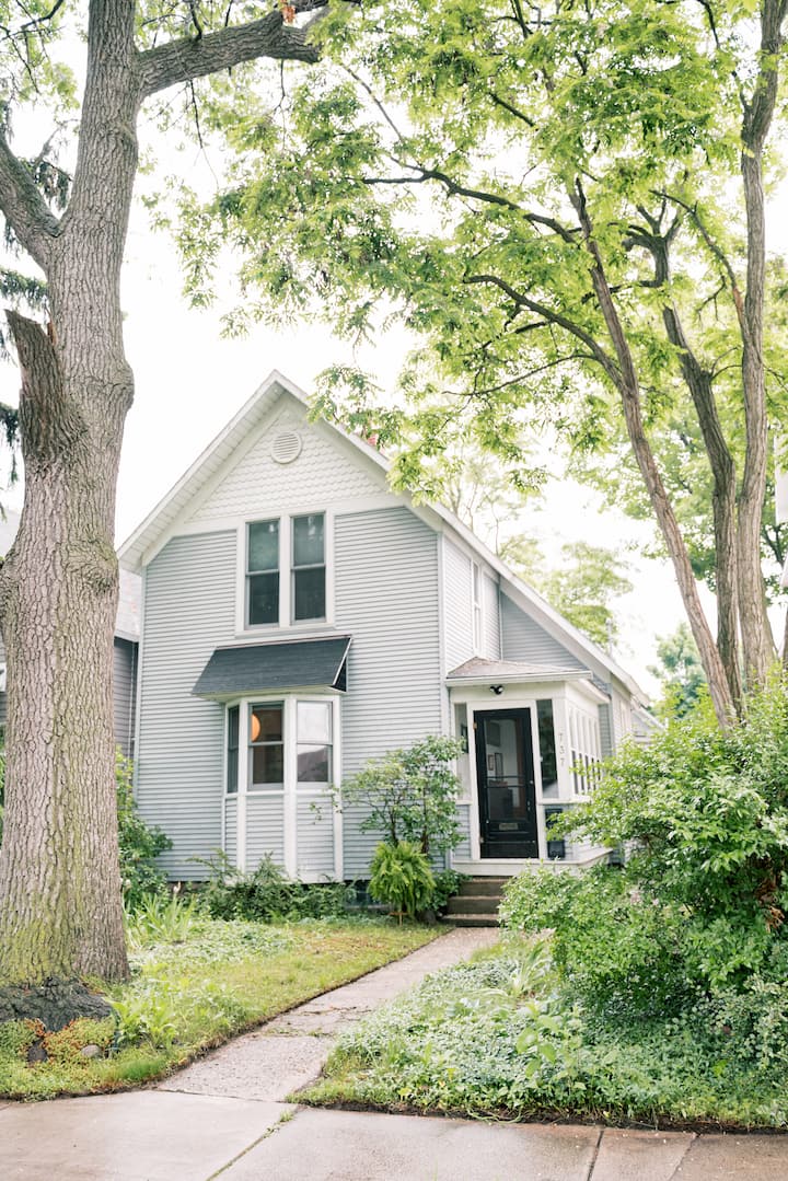 3 Bed, 2 Bath. Downtown & Beach  (Britalia North) - Traverse City