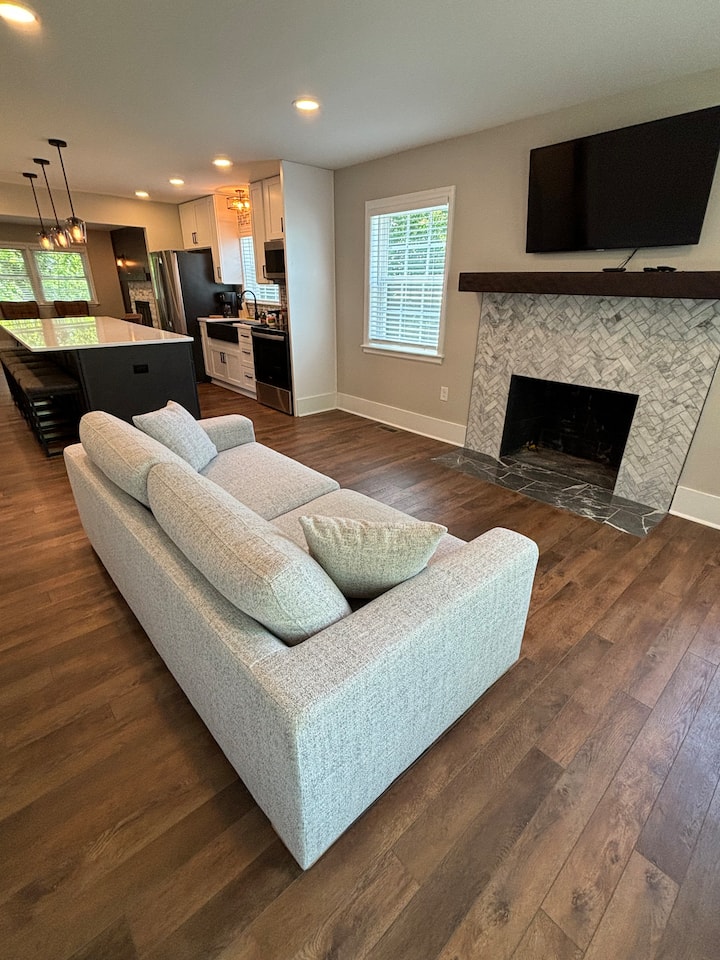 Modern Home Near Plaza Midwood - Charlotte, NC