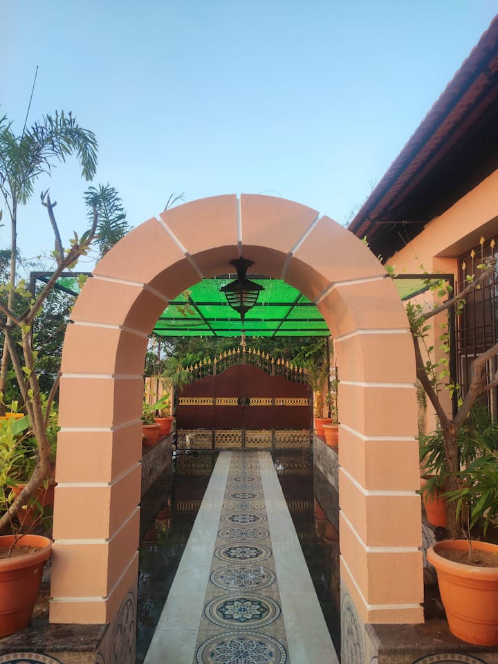 Maha Periyava Kuteeram Family Room1 - Kumbakonam