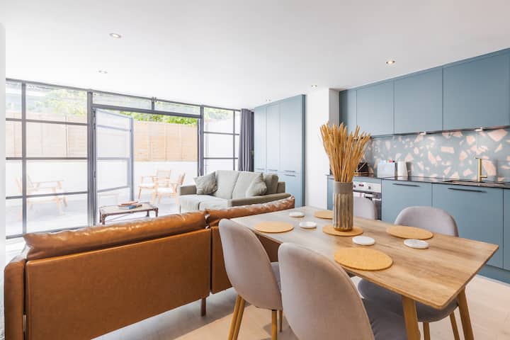 Hackney 1 Bedroom Garden Apartment - London