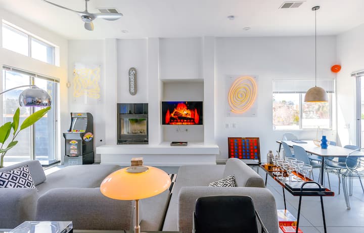 Casa Mirage | Arcade | Pool & Spa | Sleeps 10 - Palm Springs, CA