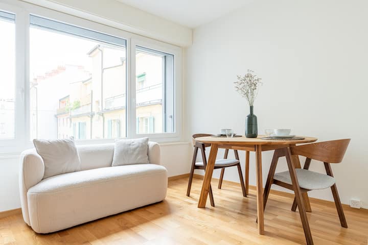 Stylish Lakeside Studio - Genève