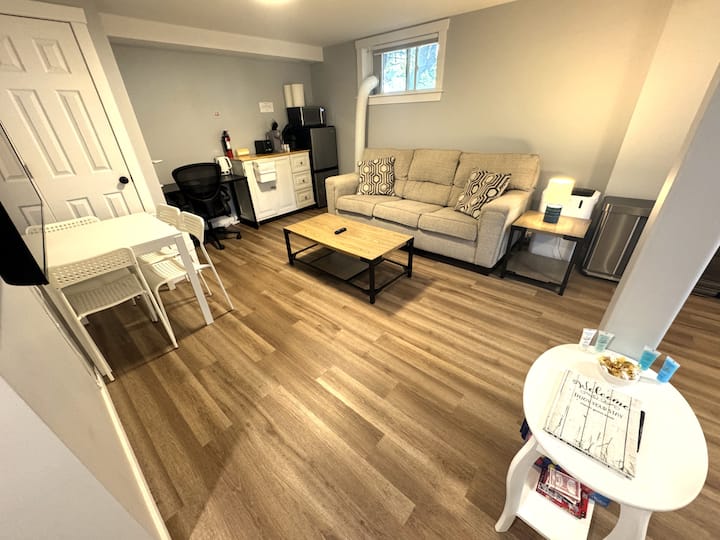 Downtown-parking-king-wifi7-self-check-in - Charlottetown