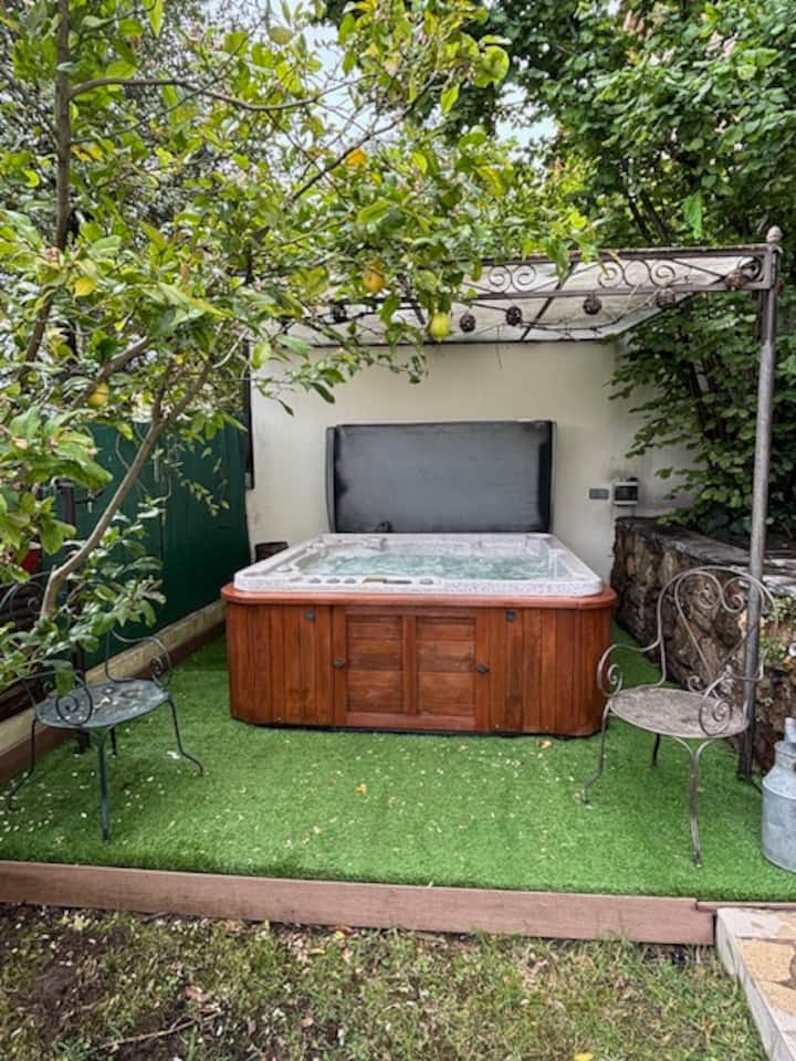 Logement Dans Maison, Jacuzzi Extérieur - Mandelieu-la-Napoule