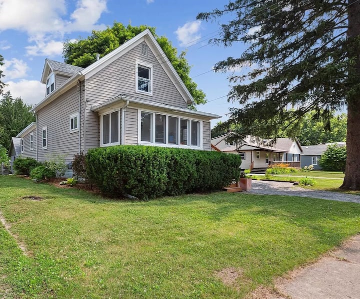 Hodge Lodge - Lansing, MI