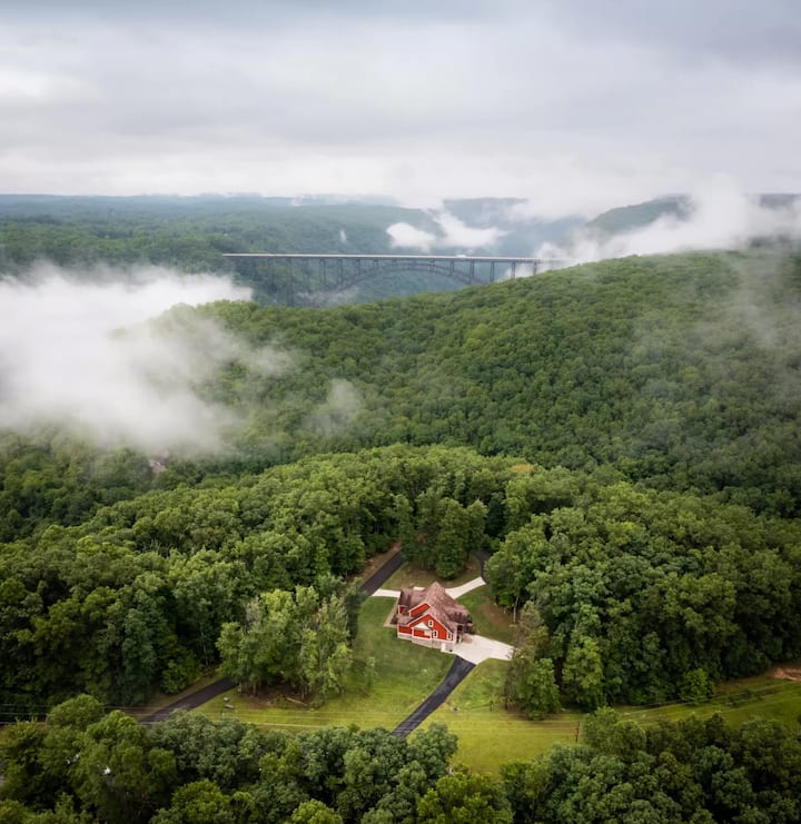 Sleeps 24 | Theater, Hot Tub & Waterfall @ Nrg - Fayetteville, WV