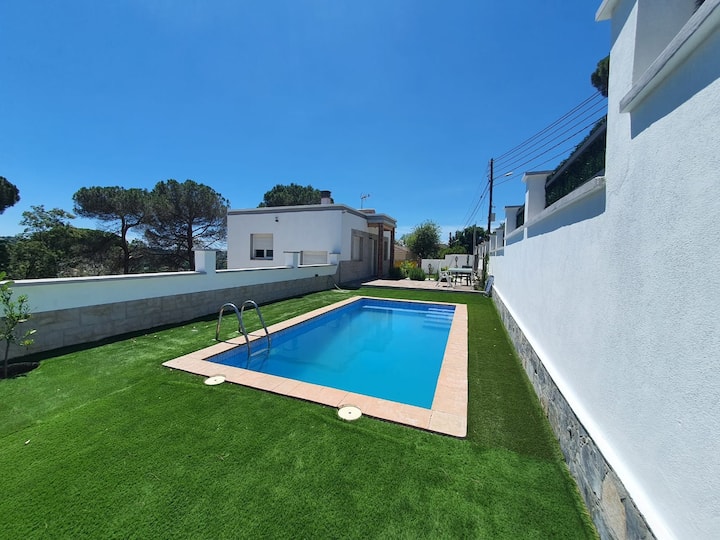 Villa Para 6 Personas Con Piscina - Costa Brava