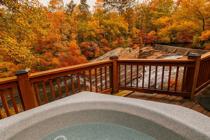 Private Waterfall, Hot Tub, Fire Pit - Walhalla, SC