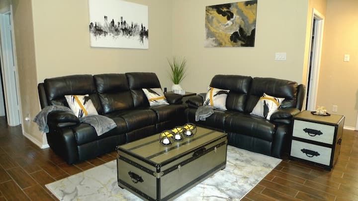 Relaxing, Kicking & Homeing It - King Bed 290/1960 - Houston, TX