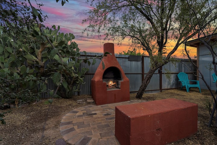 Close To Uofa And Gem Show - Cafè Casita - Tucson, AZ