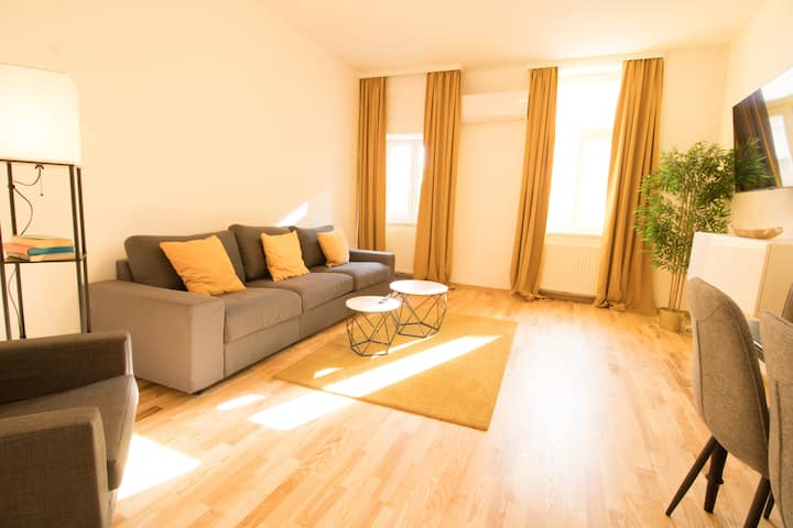 Generous Urban Living | Lf25 - Viena