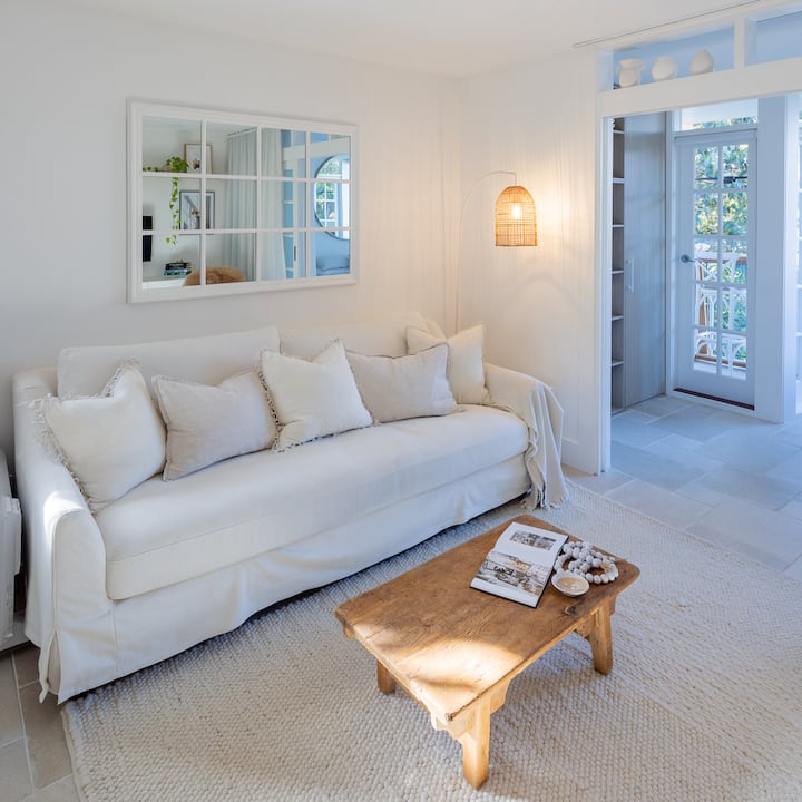 Designer Coastal Apartment - Coogee