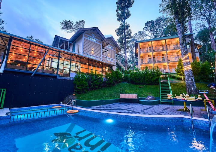 4 Bedroom Villa In Pool Resort  Munnar - Munnar