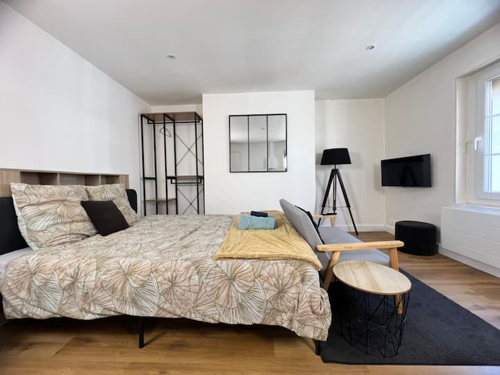 La Ruche 7 - Queen Bed - Parking Gratuit - Calme - Arras