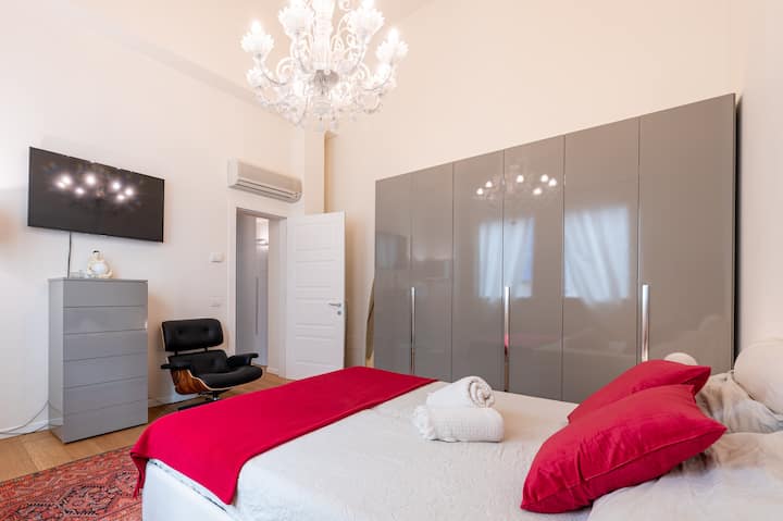 Chic Elegance At Borgo Tommasini Apartment - Parma