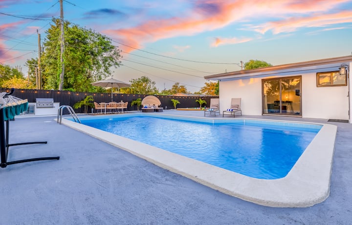 Messi Airbnb |8 Mins Hard Rock | 8 Ppl |Pool | Bbq - Miami Gardens, FL