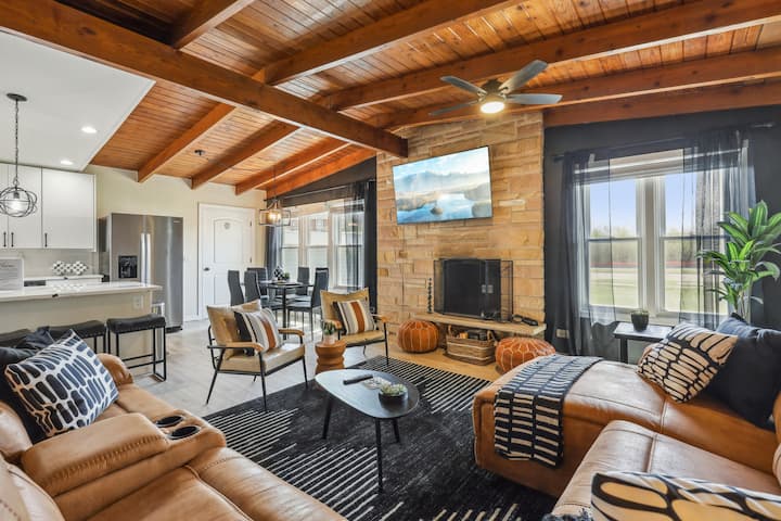 Rustic Charm Meets Modern Luxury - Elmhurst, IL