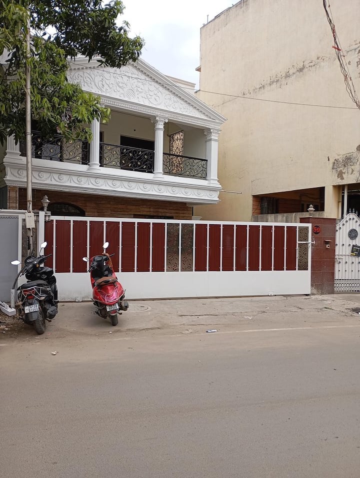 Nea Suites - Spacious/luxury 6 Ac Bedroom Bungalow - Chennai