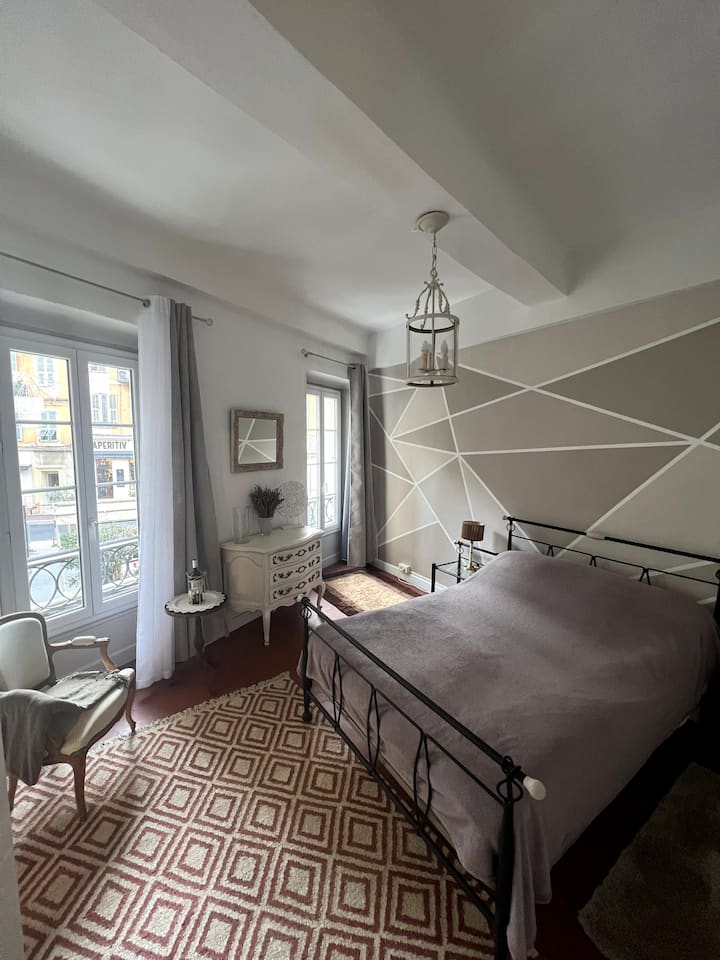 2 Bedrooms Apartment - Garibaldi - Nice