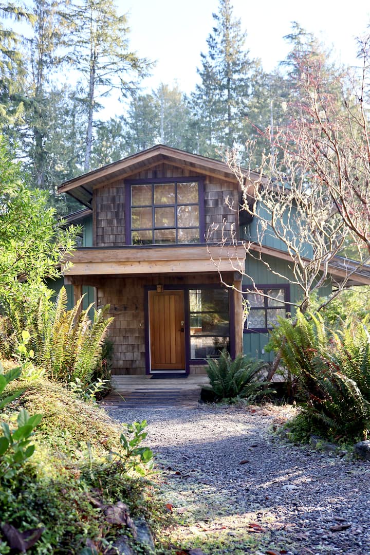 The Tofino Botanical House - Tofino