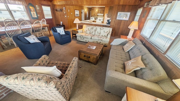 1 Block From The Beach*king Beds*dog Friendly - Kitty Hawk, NC