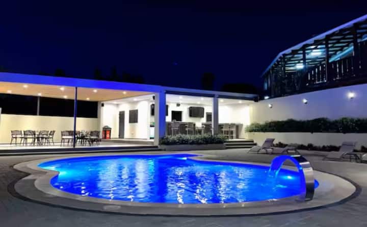 Modern • Pool • Prime Spot • Near Mambo Beach #15 - Curaçao
