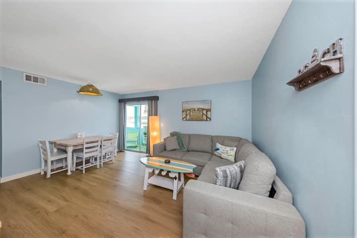 Luxurious King Bed! Steps To Beach, Town & Park! - Clearwater Beach