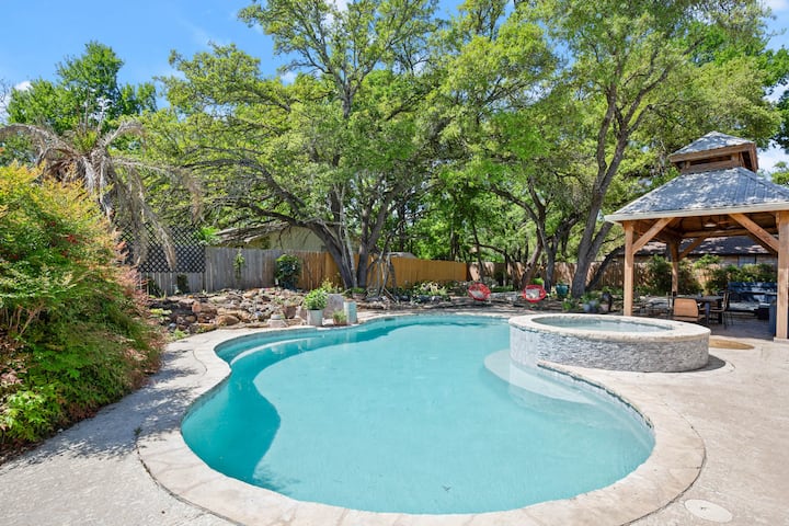 Secluded Retreat W/ Saltwater Pool And Large Spa - Austin, TX