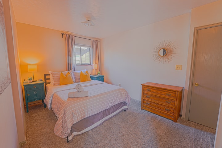 Cozy 2br Olde Town | Dining | Pets Ok! - Arvada, CO