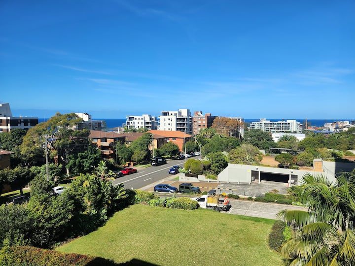 Beach Pad At North Wollongong - University of Wollongong, Wollongong campus