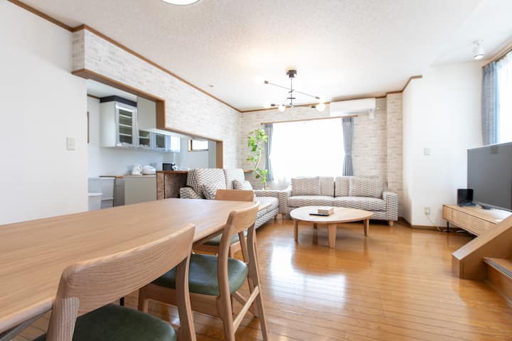 【戸建ⅢSt】２,３階をまるまる利用！キッチン、洗濯機付きで暮らすように過ごせる。 - Takasaki