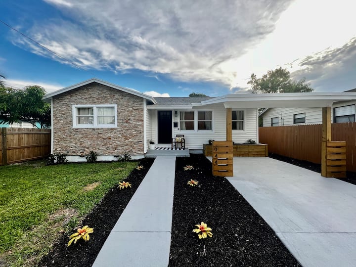 Cozy 3br Wpb Cottage - West Palm Beach, FL