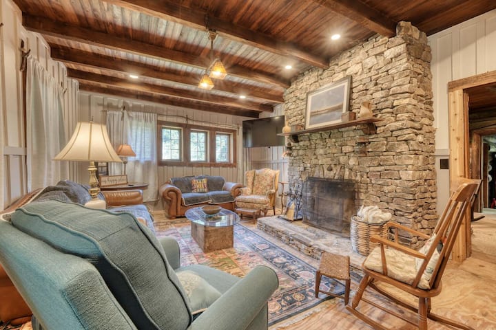 Historic Farmhouse, 10min To Dahlonega & Wineries - Suches, GA
