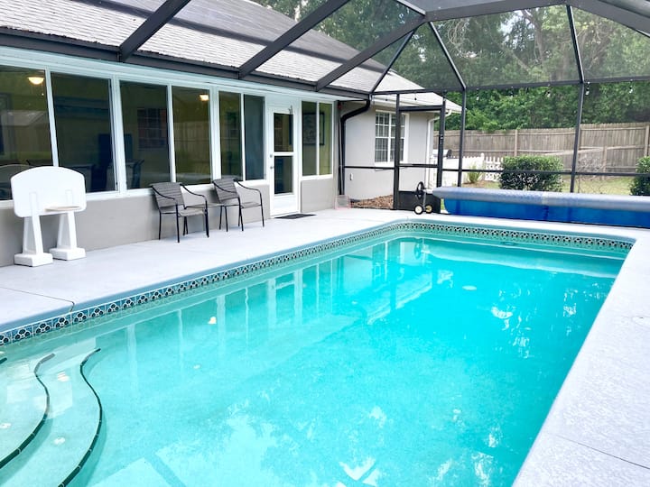 Rose Bay Getaway - Beverly Hills, FL