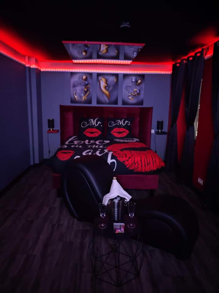 L'évasion Plaisir  Love Room Romantique Avec Spa - Ille-et-Vilaine