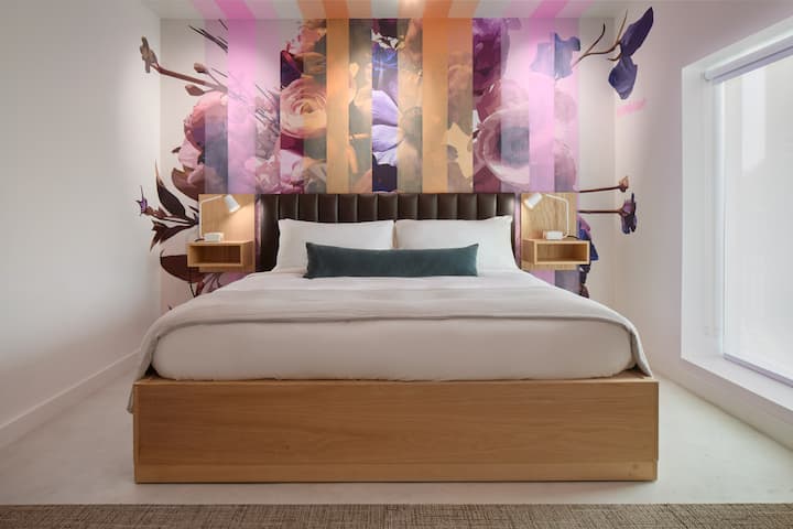 Room #9 Disjointed Bloom - Kennett Square, PA