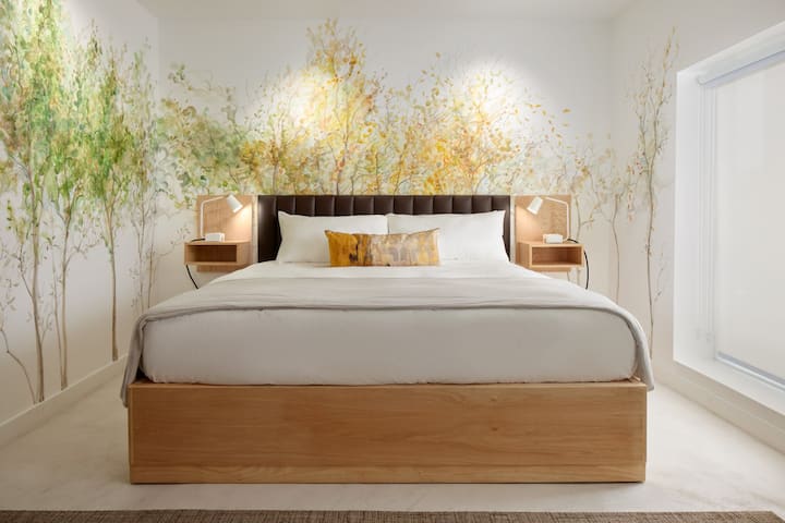 Room #11 A Poem For The Seasons - Kennett Square, PA