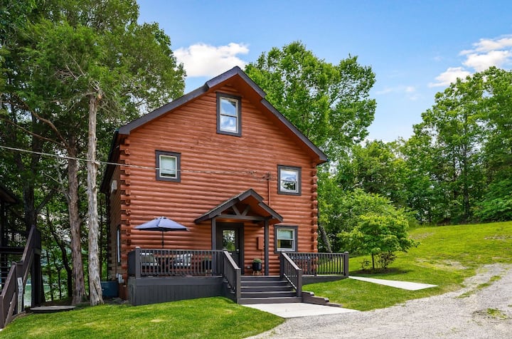 Luxury Log Cabin: Dreamy Nature Escape W/ Hot Tub - Dale Hollow Reservoir
