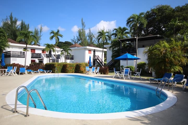 Rockley Resort, Modern 2bed/2bath Golf/pool/tennis - Barbados