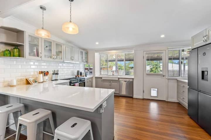 Beach House With Fire Pit And Pizza Oven - Hervey Bay