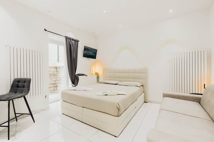 {Home Sofia} Room 1 - Lugano