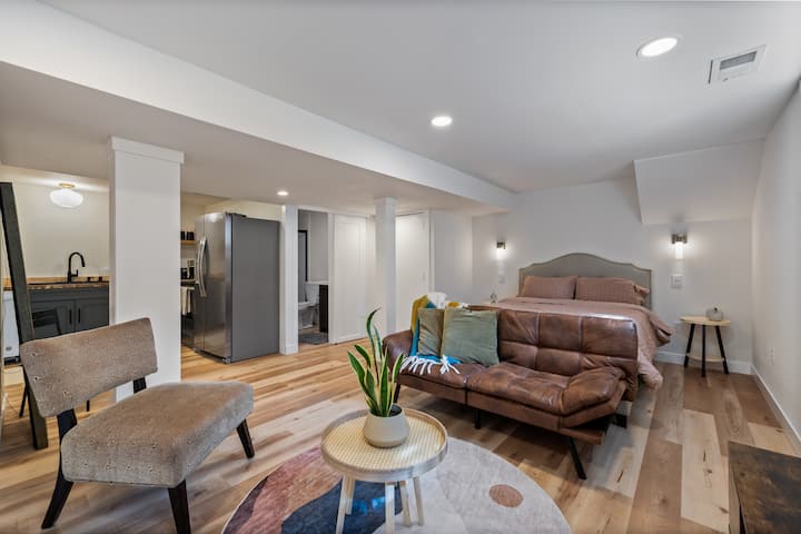Newly Renovated Basement Unit - Tacoma, WA