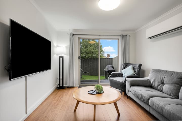 Three Bedroom Aparment (Sleeps 7) - Launceston