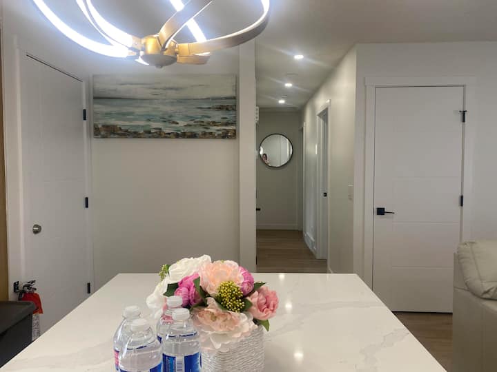 3 Bedrooms House In Marlborough- Air Conditioner. - Calgary