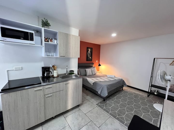 Acogedor Estudio/excelente Ubicación Cerca A Todo - Medellín