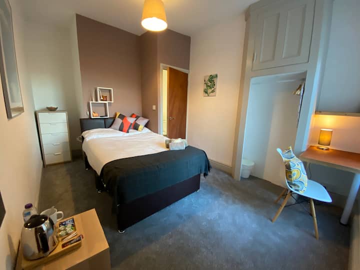 Co-living Serviced House, Room 4; 77 Uw Crewe - Crewe